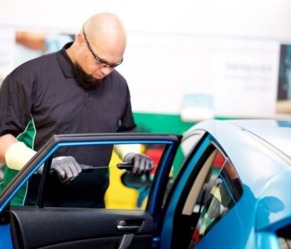 Passenger Side Rear Window Glass Replacement & Repair Dubai